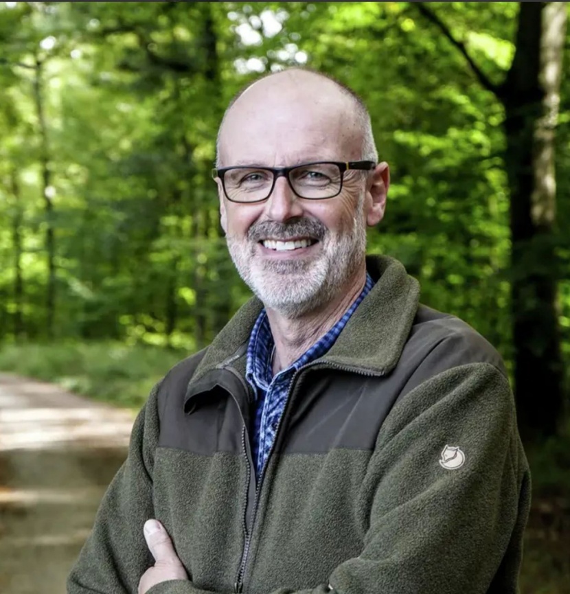 Zwei Förster, die Ähnliches tun, aber nicht das Gleiche denken